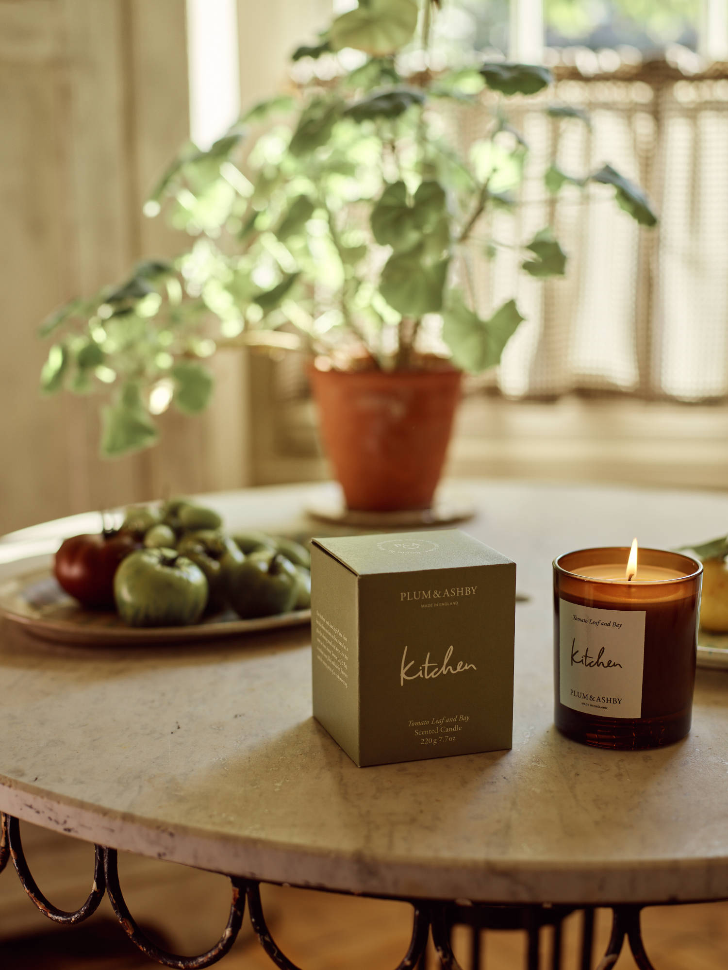 Kitchen Candle | Tomato Leaf & Bay Scented Candle | Plum & Ashby